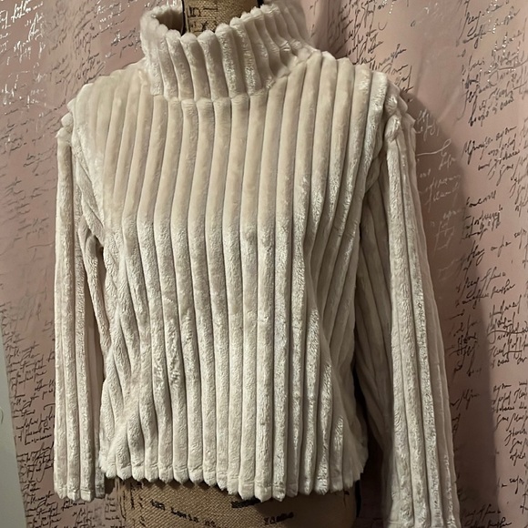 Planet Gold | Sweaters | Planet Gold Brazilian Sand Plush Pullover ...